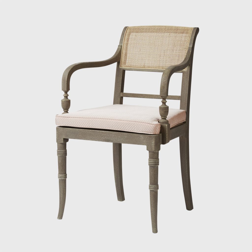 Oval back arm chair - Classic Chair