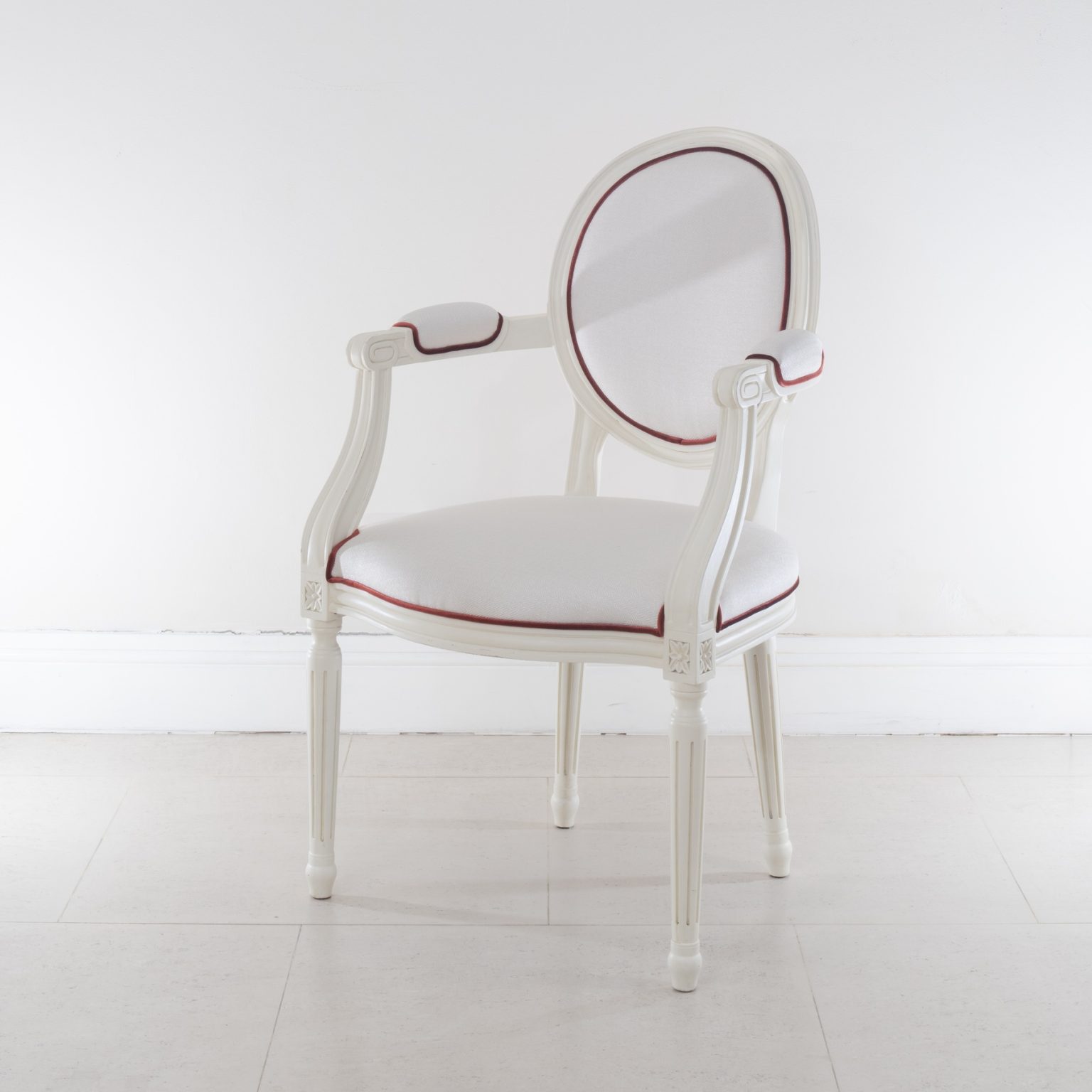 Oval back arm chair - Classic Chair